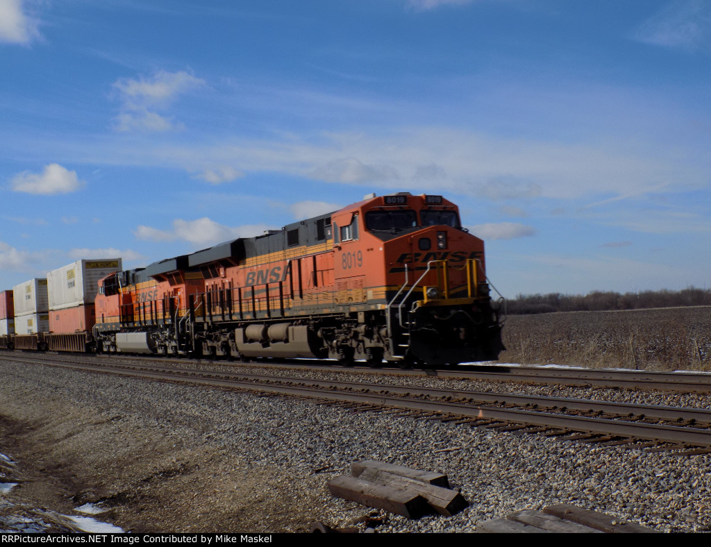 BNSF 8019